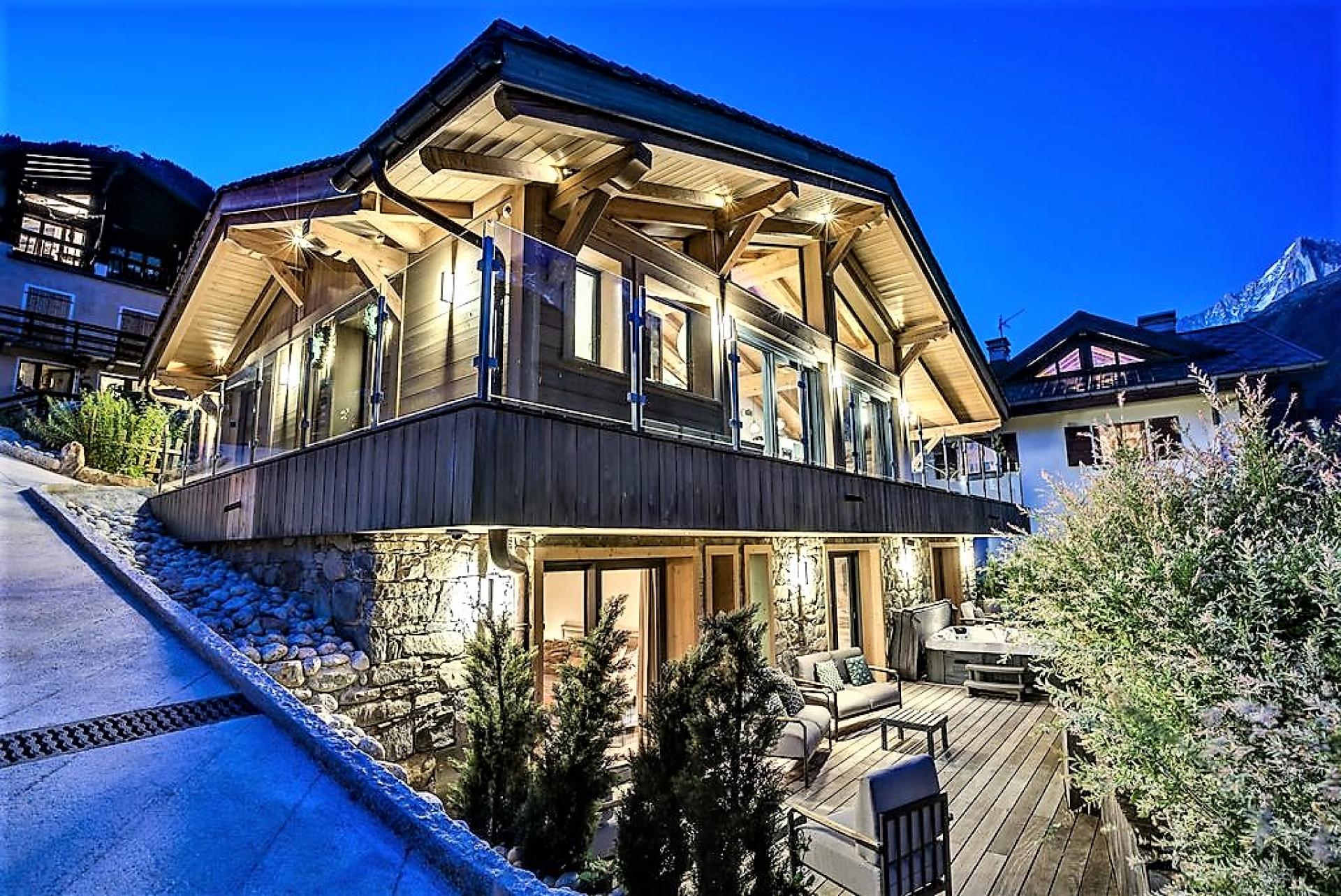 Property CHALET AUTHENTIQUE | Grand Properties Collection