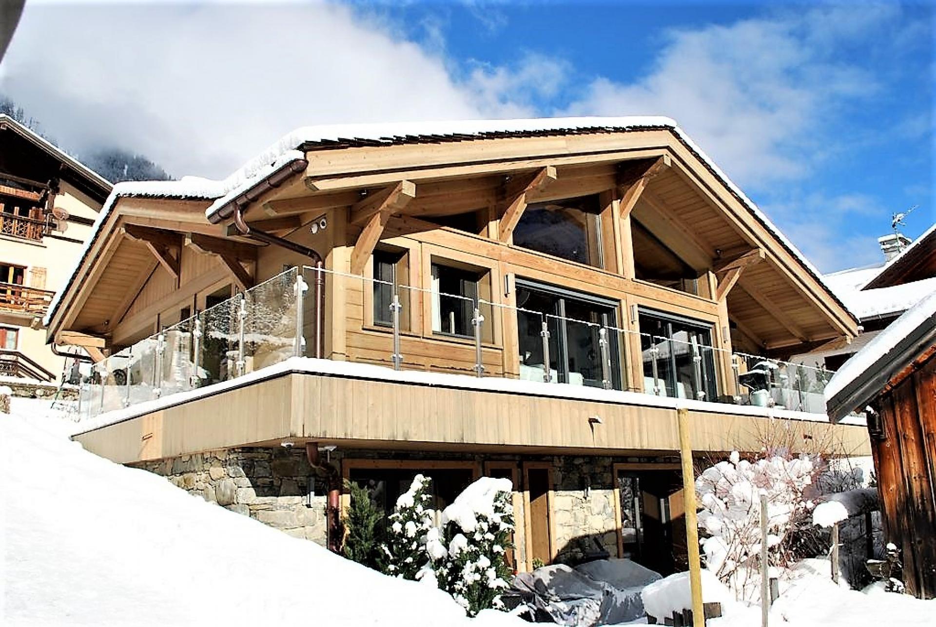 Property CHALET AUTHENTIQUE | Grand Properties Collection