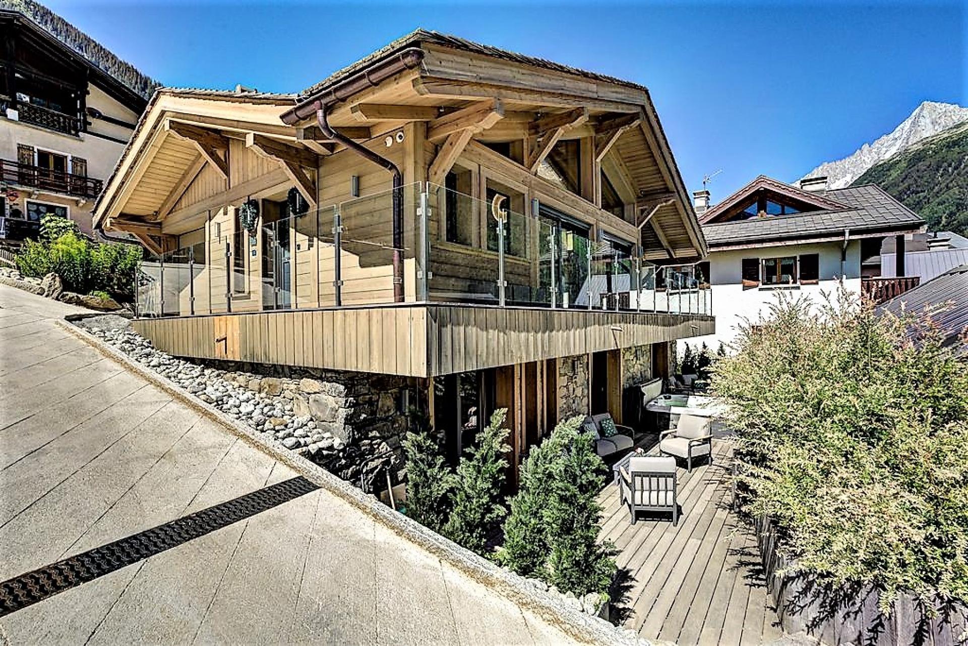 Property CHALET AUTHENTIQUE | Grand Properties Collection